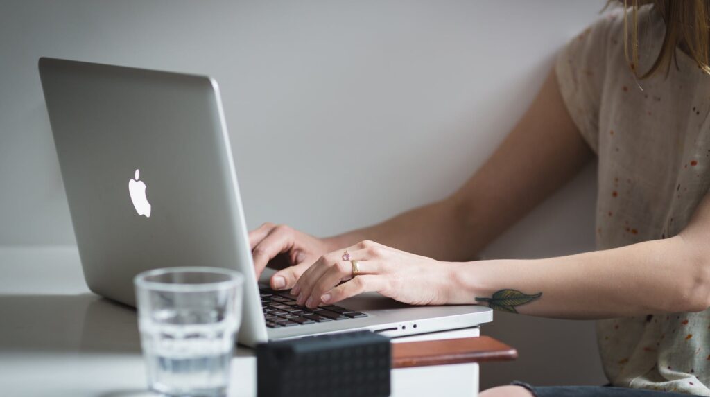 Four Things To Look For In Online Creative Writing Courses For Adults four-things-to-look-for-in-online-creative-writing-courses-for-adults